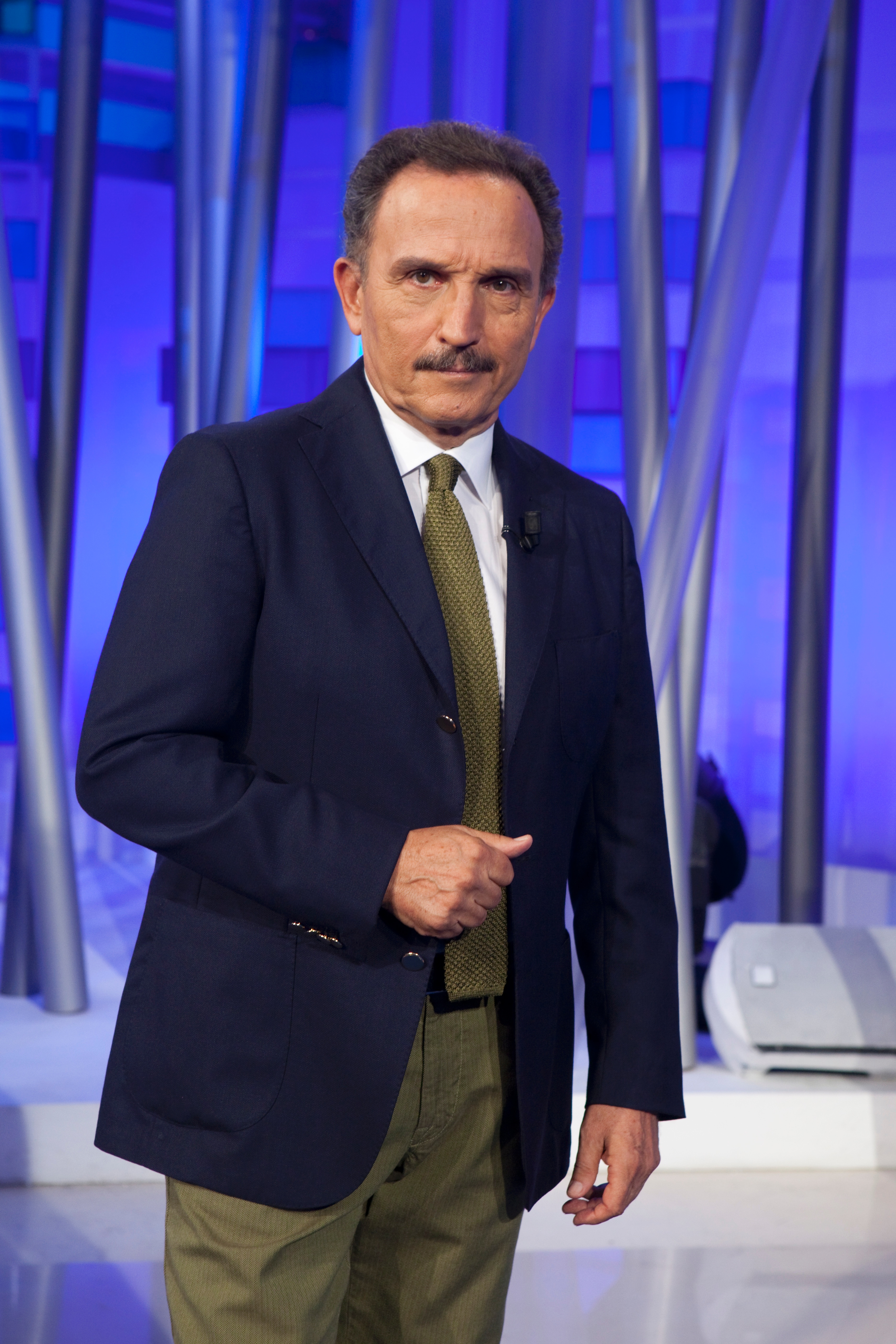 Pubblicità occulta su Raiuno la tv di Stato caccia Di Pietro ...