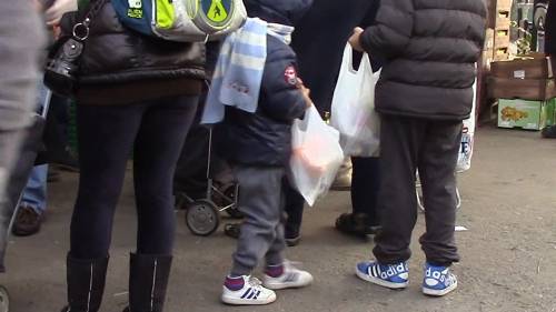 FOTO: Il Natale povero degli italiani - il Giornale