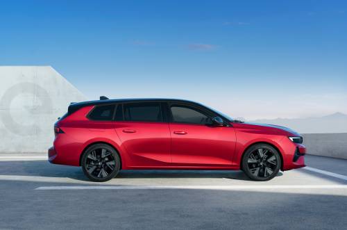 FOTO: Opel Astra Electric - il Giornale