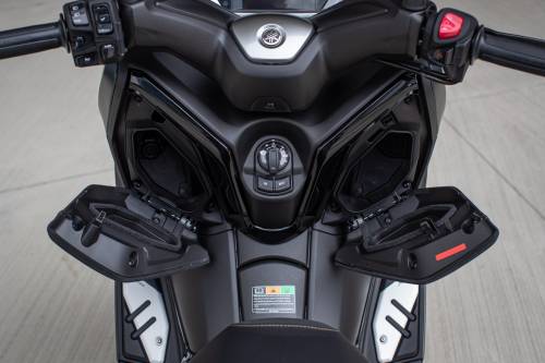 FOTO: Yamaha XMAX 300 Tech Max: guarda la gallery - il Giornale