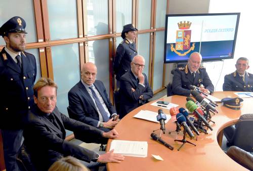 FOTO: Operazione terrorismo a Milano: la conferenza stampa delle forze ...