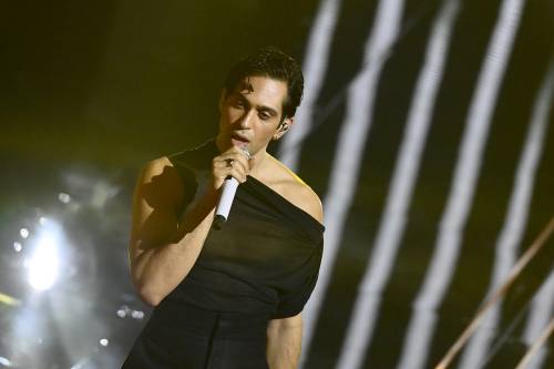 FOTO: Sanremo 2024: ecco il look della seconda serata del Festival di ...