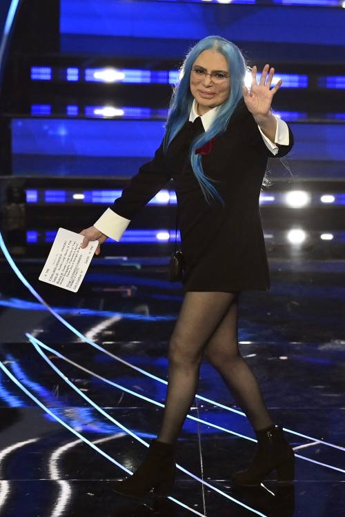 FOTO: Sanremo 2024: ecco il look della terza serata del Festival di ...