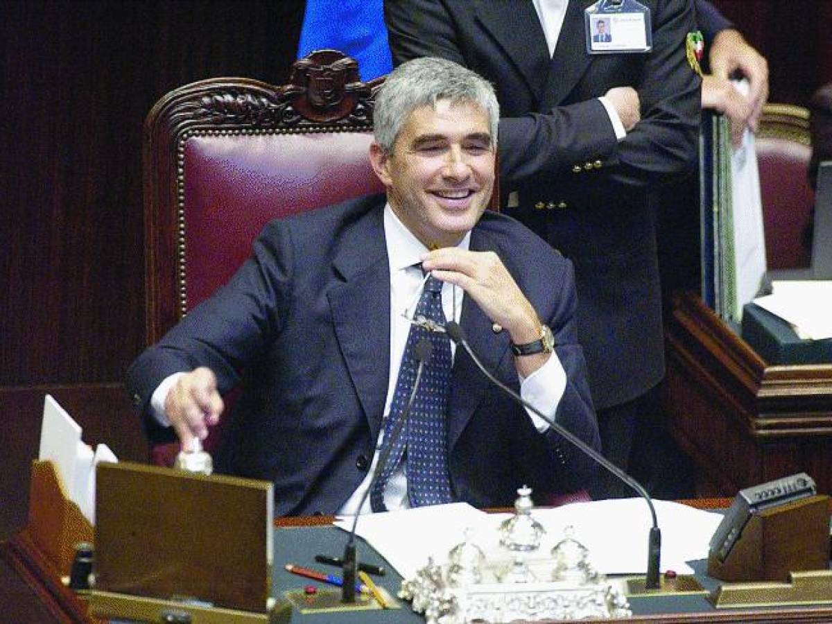 Fassino accerchiato dagli alleati: «Ci aggredite» - il Giornale