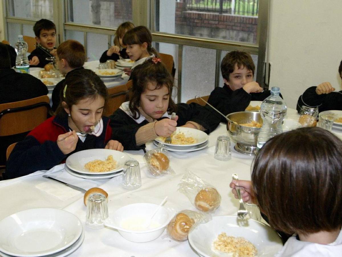 Le mense scolastiche «avvelenano» le famiglie - il Giornale