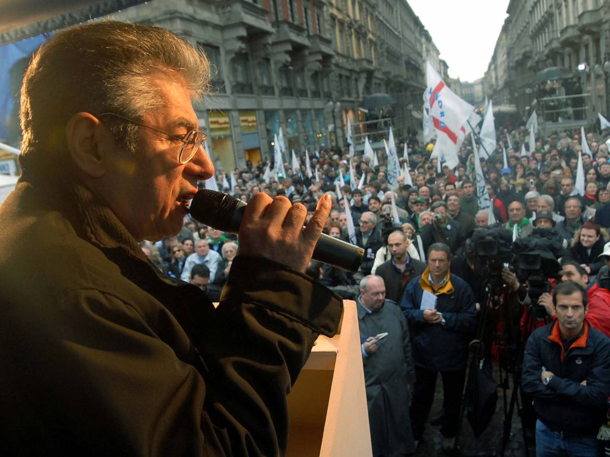 Bossi: "Manterremo i patti con Berlusconi" - il Giornale