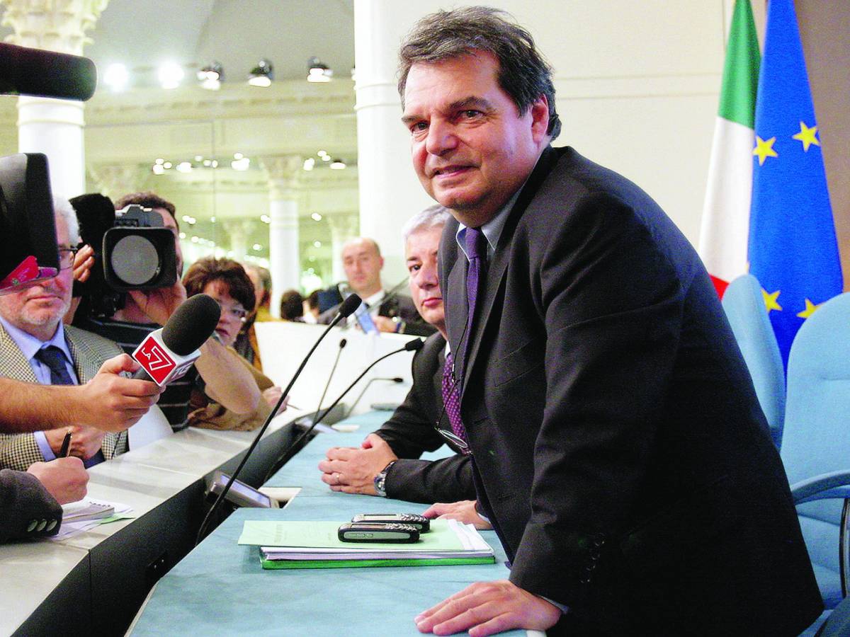 Brunetta mette in rete stipendi e assenze di tutti i suoi dirigenti ...