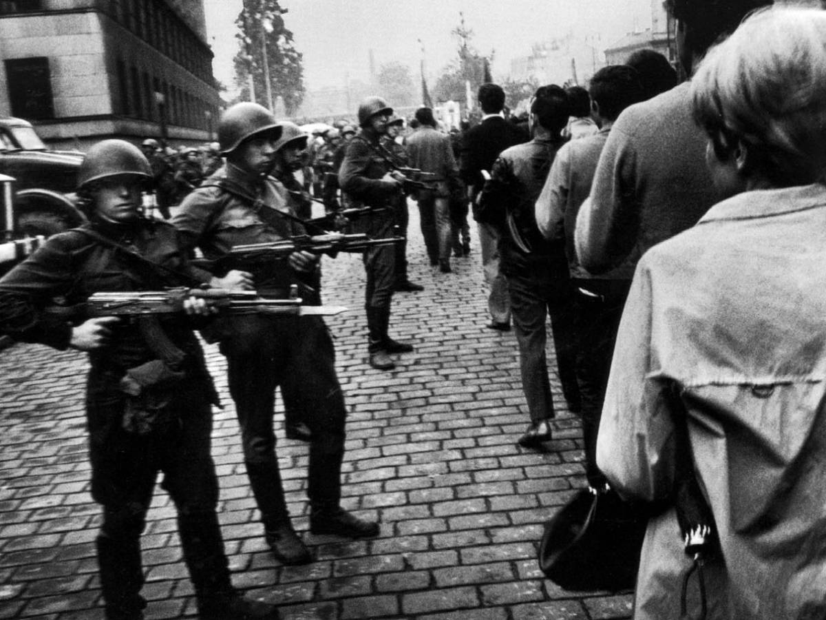 Praga 1968, ecco ciò che Eco non ha visto - il Giornale