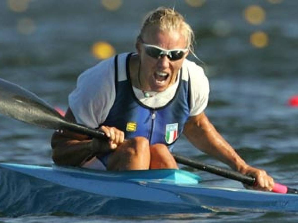 Josefa Idem tiene a battesimo la nuova stagione della canoa - ilGiornale.it