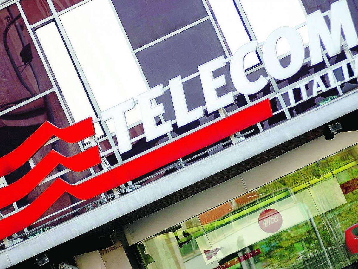 Telecom, meno utili più licenziamenti E i sindacati insorgono - il Giornale