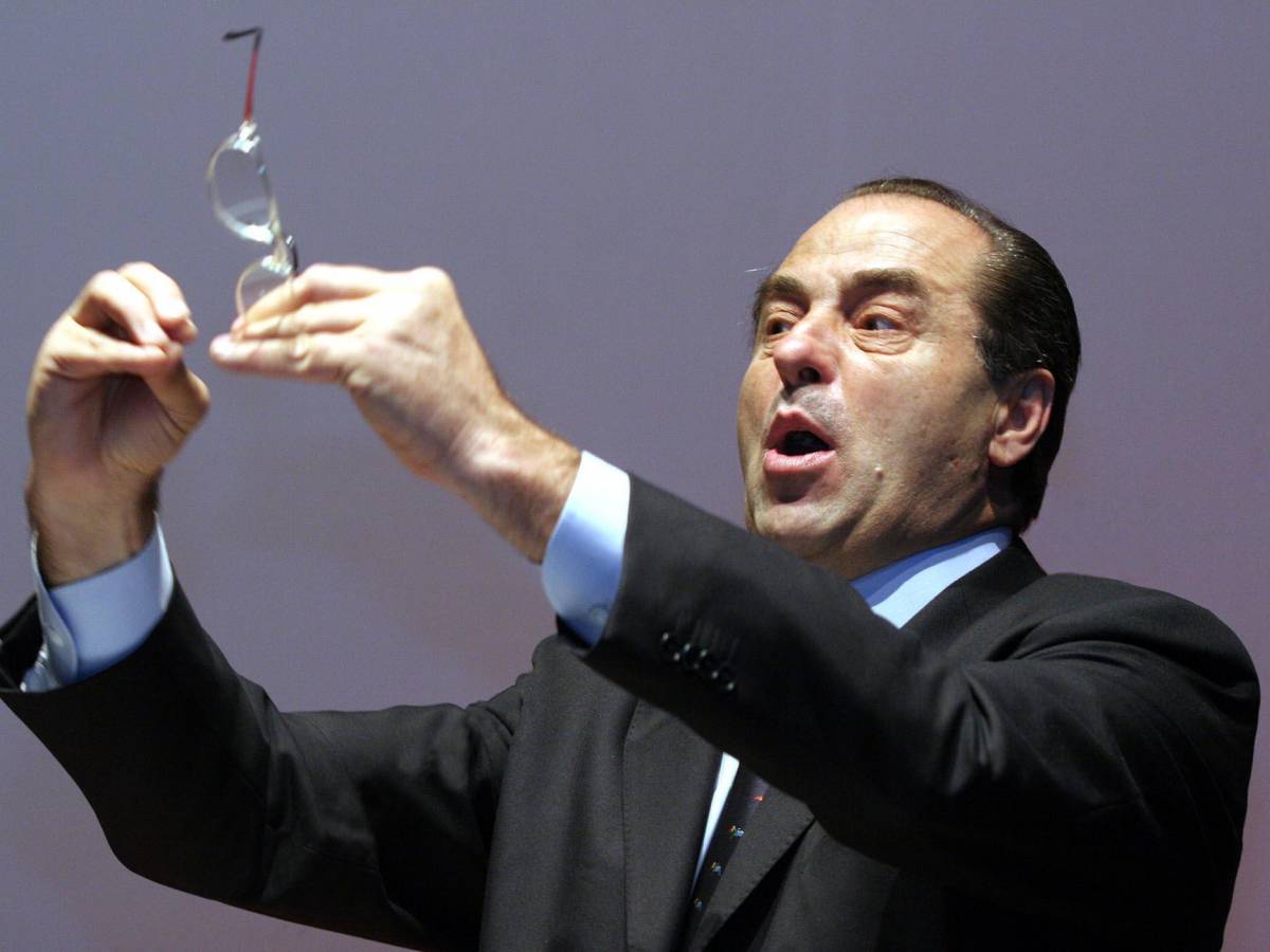 Di Pietro riabilita il Duce e Saddam - il Giornale