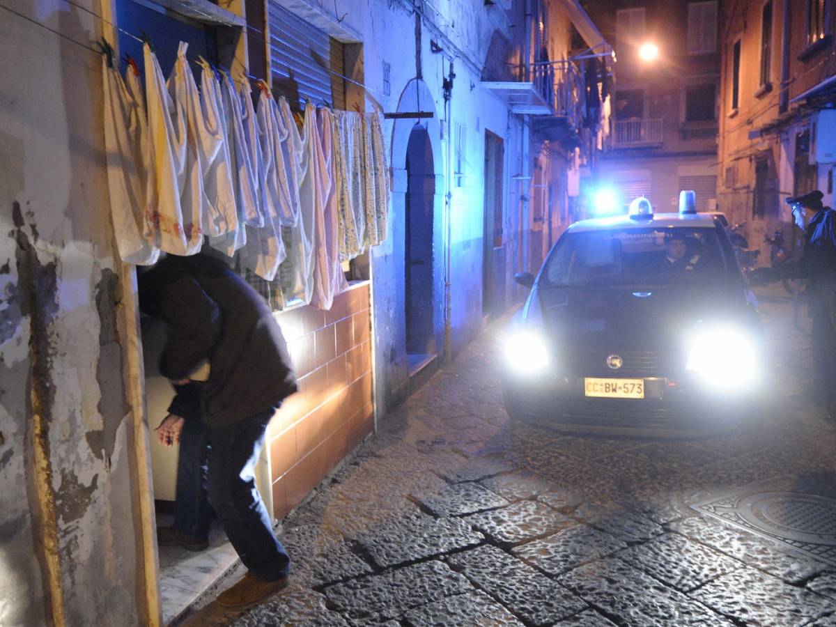 Napoli, truffa all'Inps: pensioni per i falsi ciechi - il Giornale