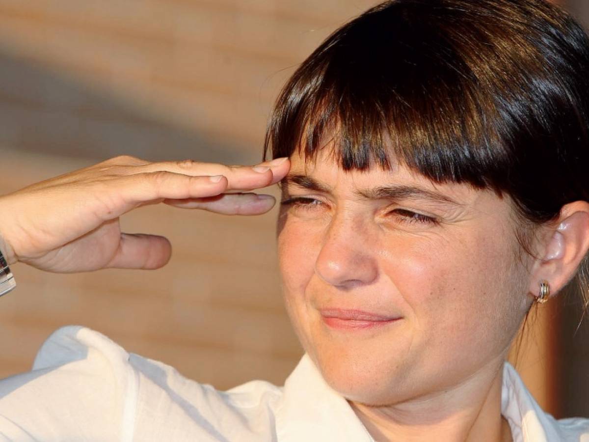 "Bimba prodigio" a 39 anni. E sotto la frangetta niente - il Giornale