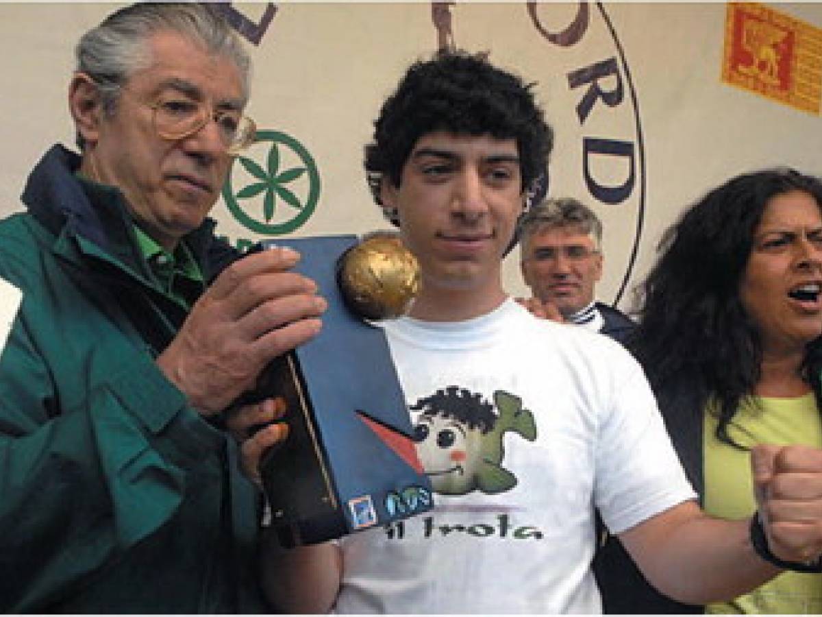 Elogio di Bossi jr: Meglio un Renzo Trota che cento figli di papà - il ...