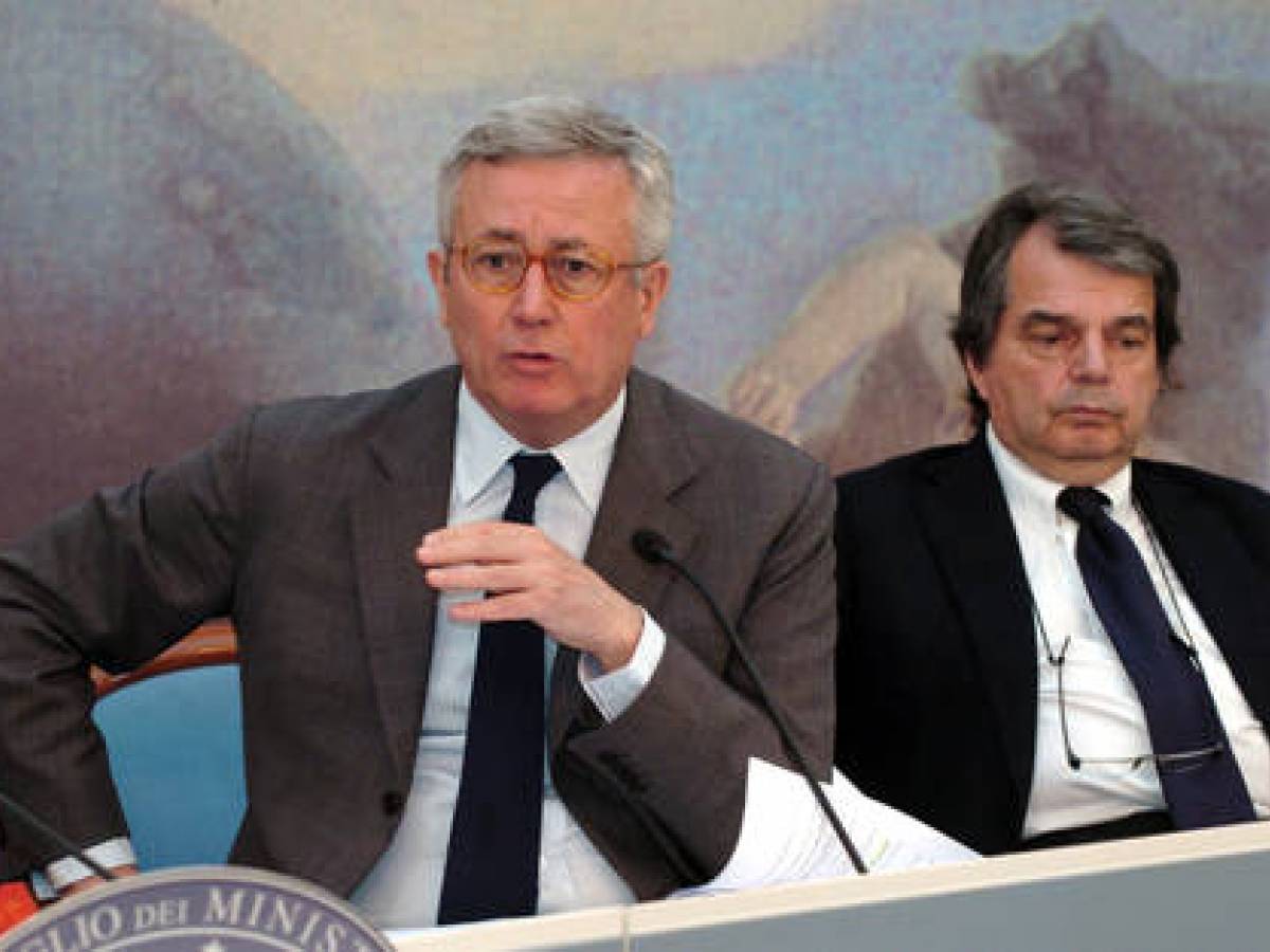 Imbarazzante fuorionda Giulio insulta Renato Poi le scuse e gli ...