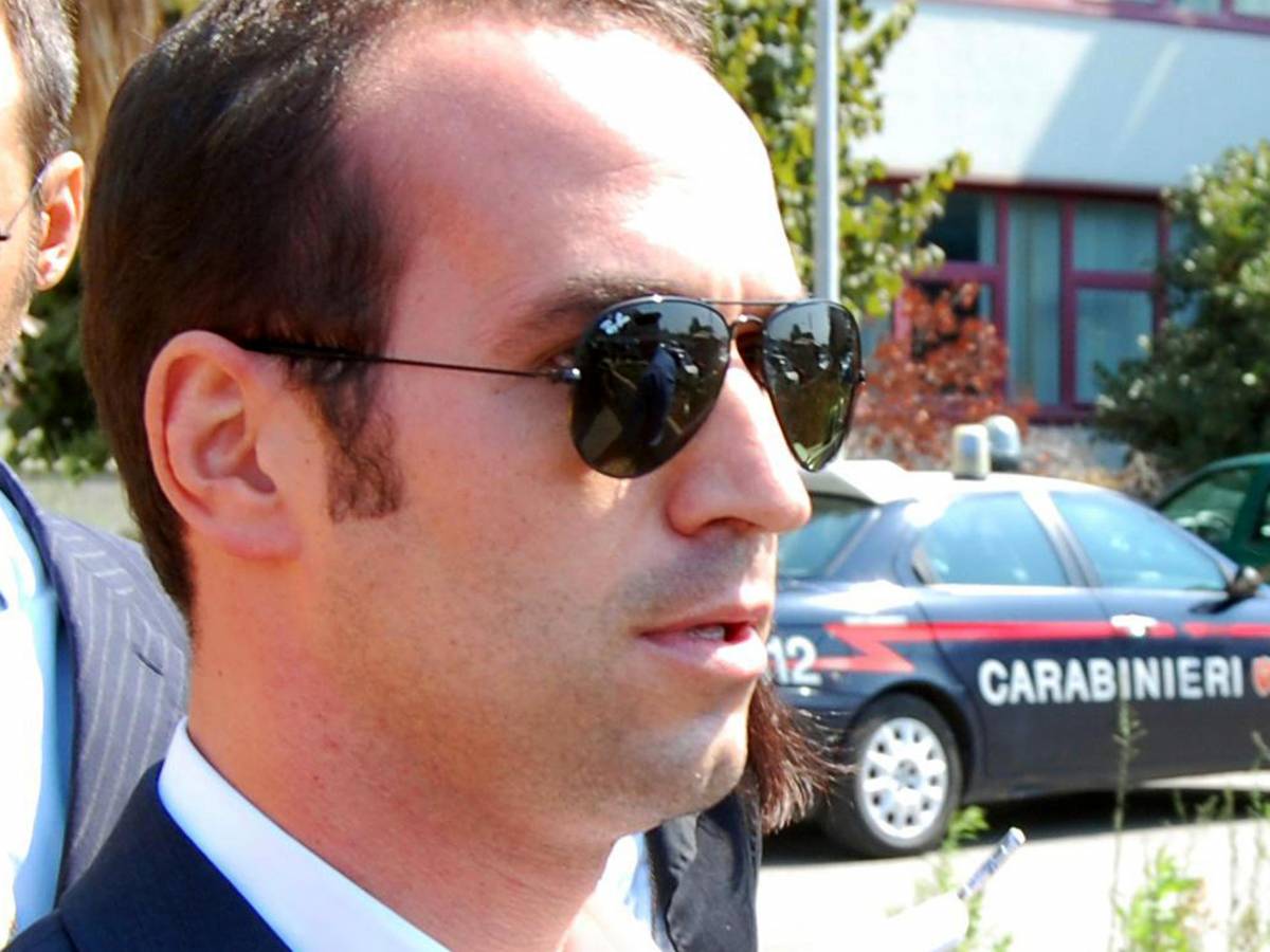 Napoli, Tarantini interrogato dai pm: "Il Cav mi ha dato i soldi ...