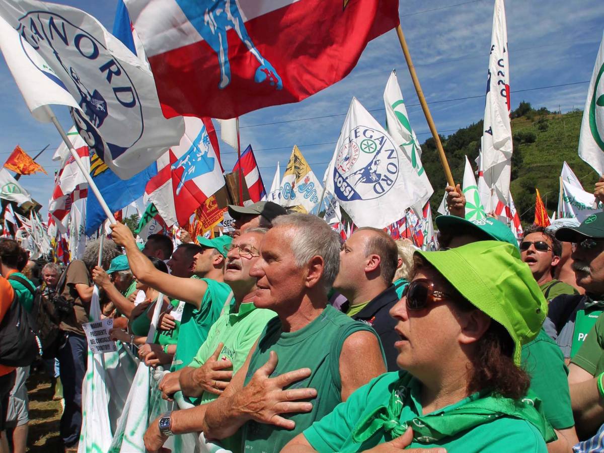 Gianfry: i leghisti danno il meglio vestiti da unni La replica: noi ...