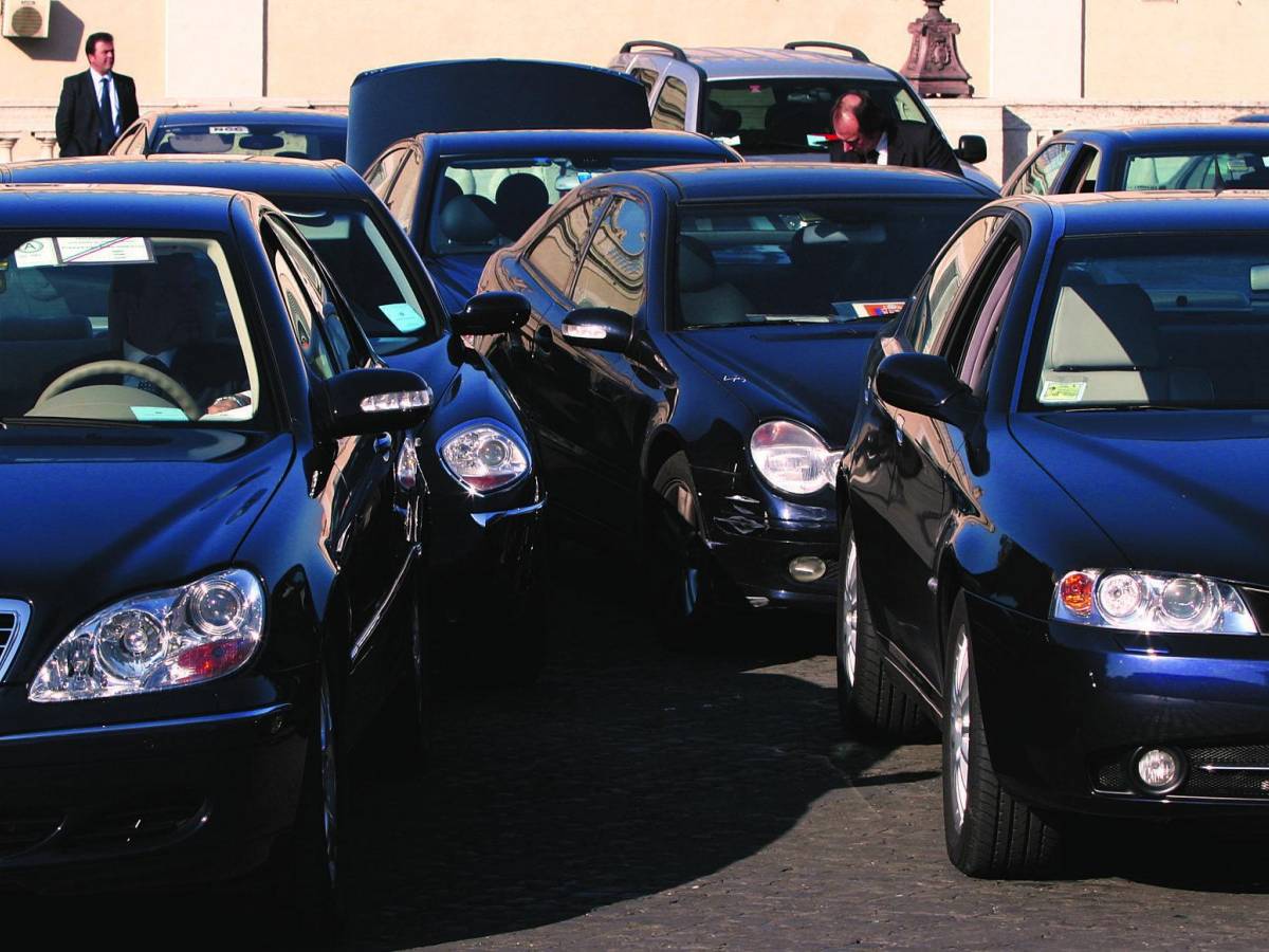 Se per le previsioni del tempo serve l’auto blu - il Giornale
