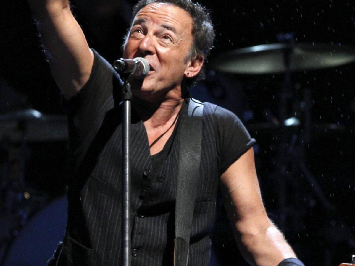 Il Boss torna al rock rabbioso contro la crisi (e il terremoto) - il ...