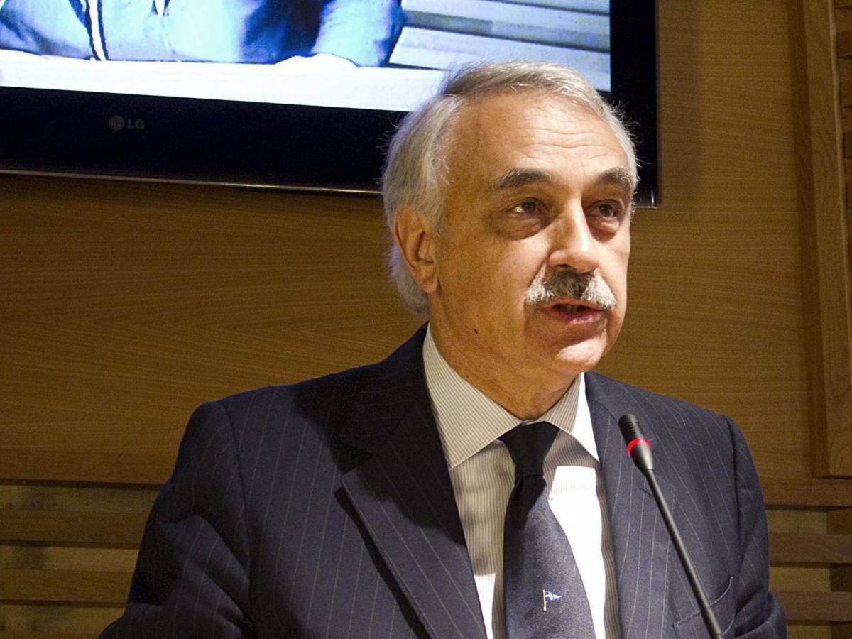 Izzo lascia per davvero Le accuse del «corvo» decapitano la polizia ...