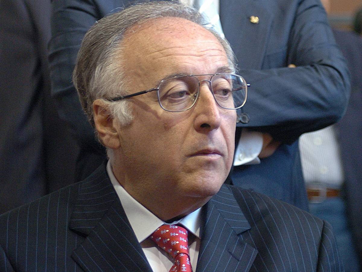 Bufera alla Procura di Palermo: il capo Messineo indagato per fuga di ...