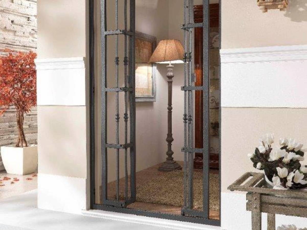 Le grate a porte e finestre scoraggiano l'80% dei ladri - il Giornale