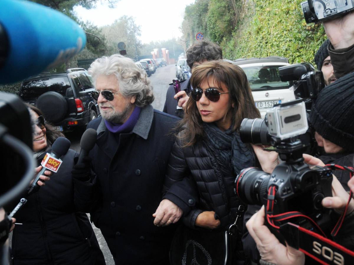 Grillo non controlla più i suoi e la moglie - il Giornale