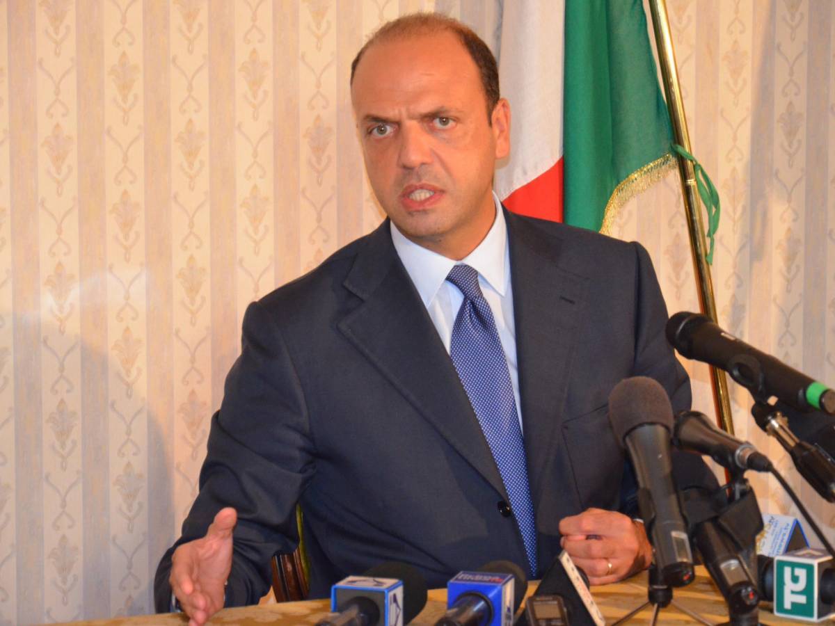 Alfano: io ancora segretario E punta tutto su tre regioni - il Giornale