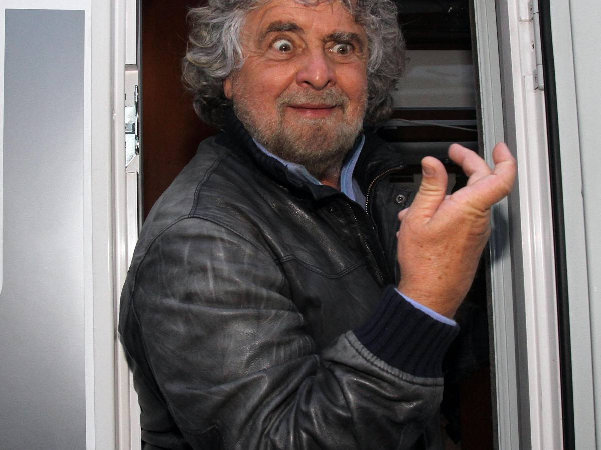 La furia di Grillo contro tutti: "Ultimo cenone per i politici" - il ...