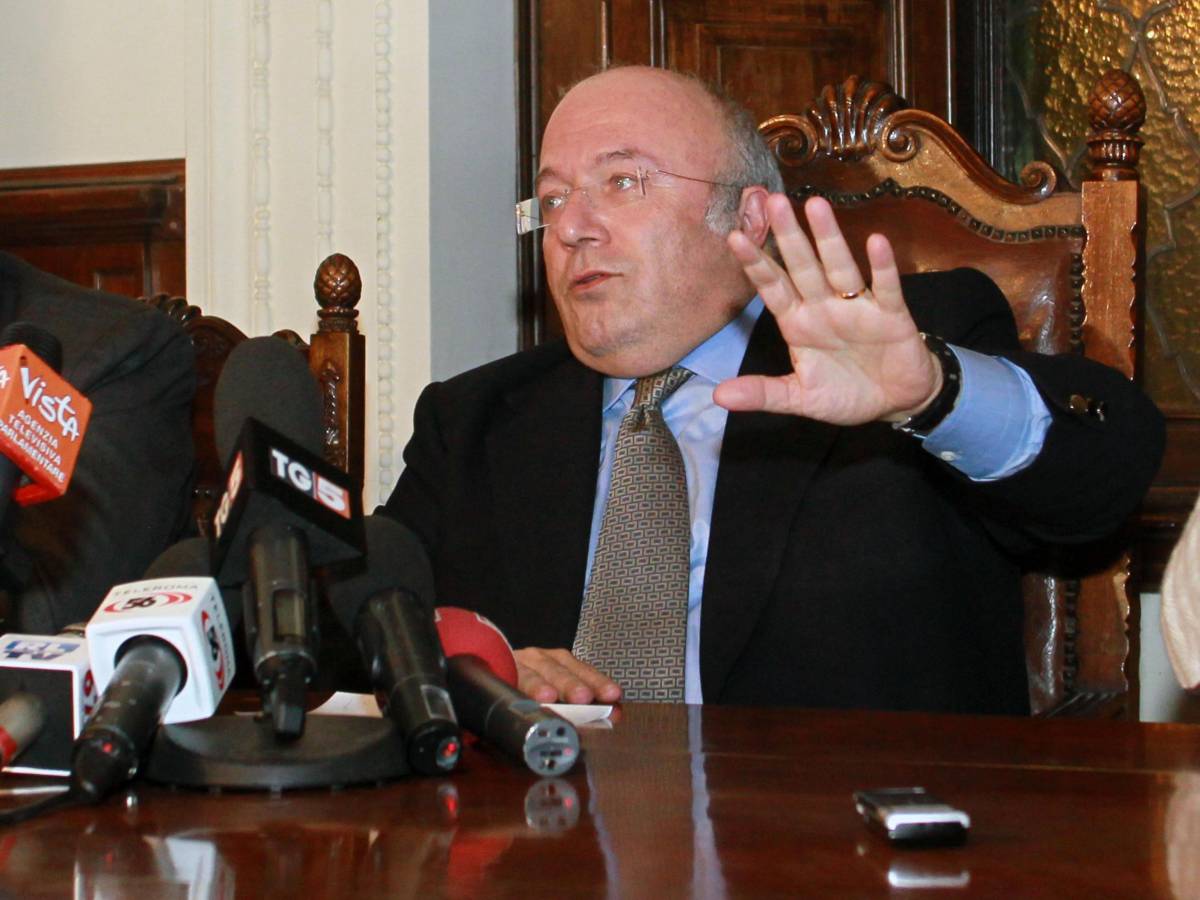 Storace sfida il processo farsa: "Assolvetemi o vado in cella" - il ...