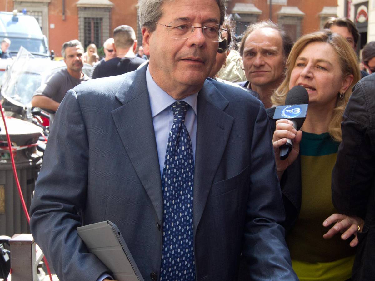 La scalata del conte Gentiloni da figlioccio di Rutelli agli Esteri ...