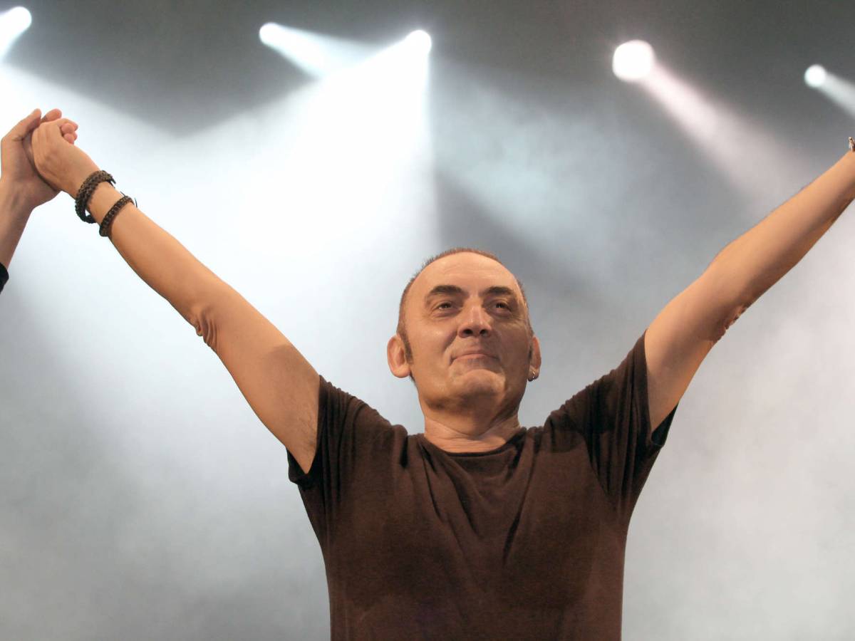 La carriera di Mango, il re del semi-falsetto che conquistò i big - il ...