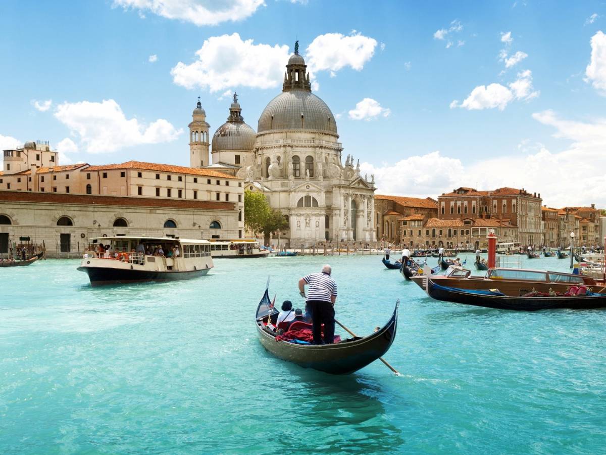 Doppi prezzi per turisti, la Ue inchioda Venezia: "Inaccettabili per i ...