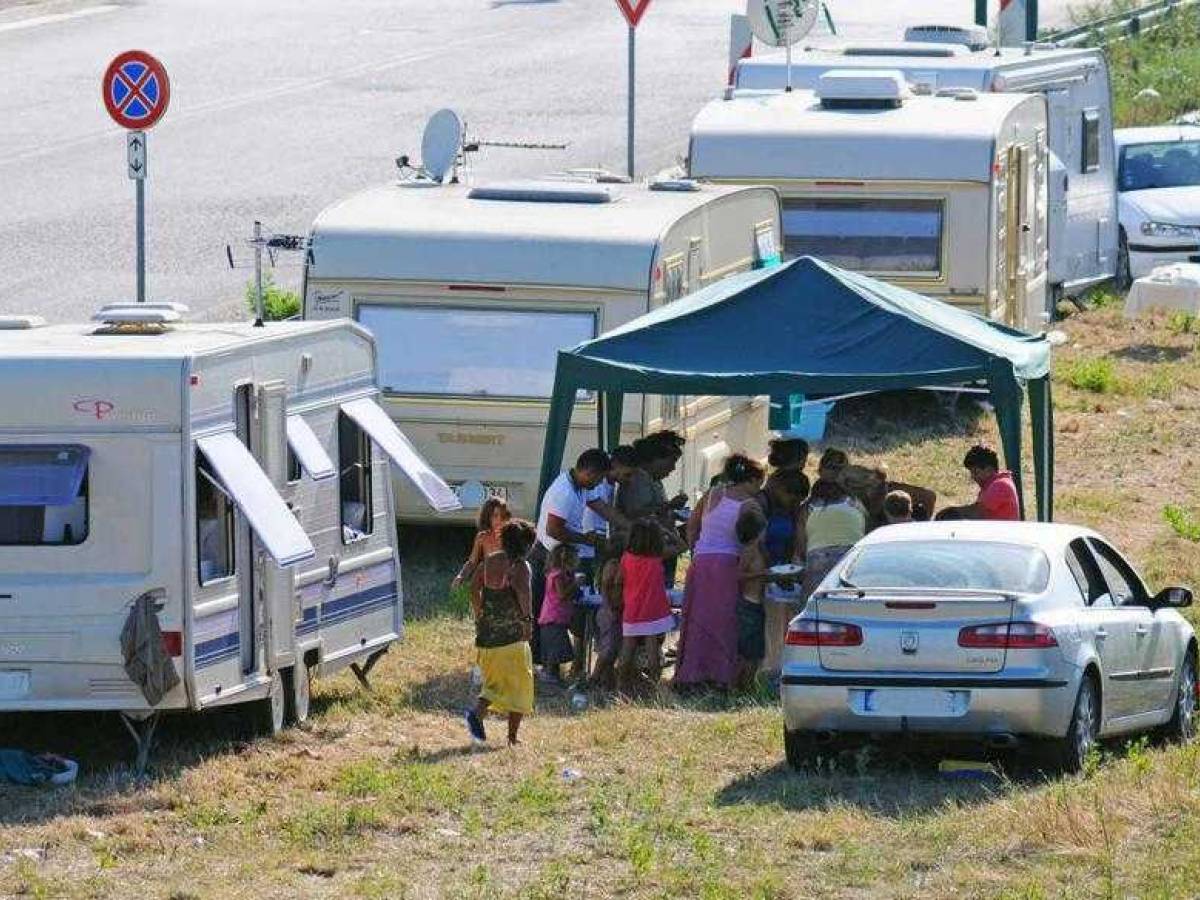 Roma, un milione di euro per un nuovo campo rom - il Giornale