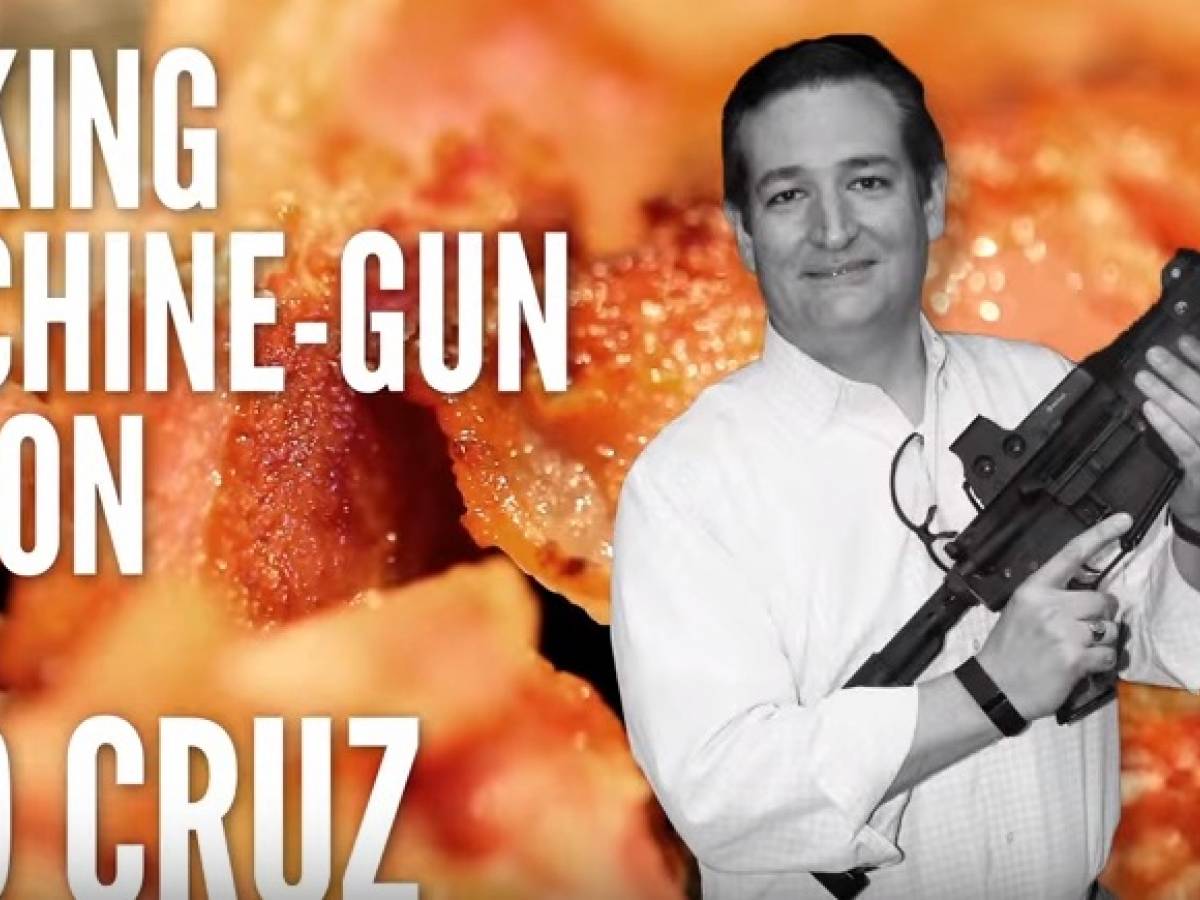 Cruz cuoce il bacon usando un fucile automatico - il Giornale