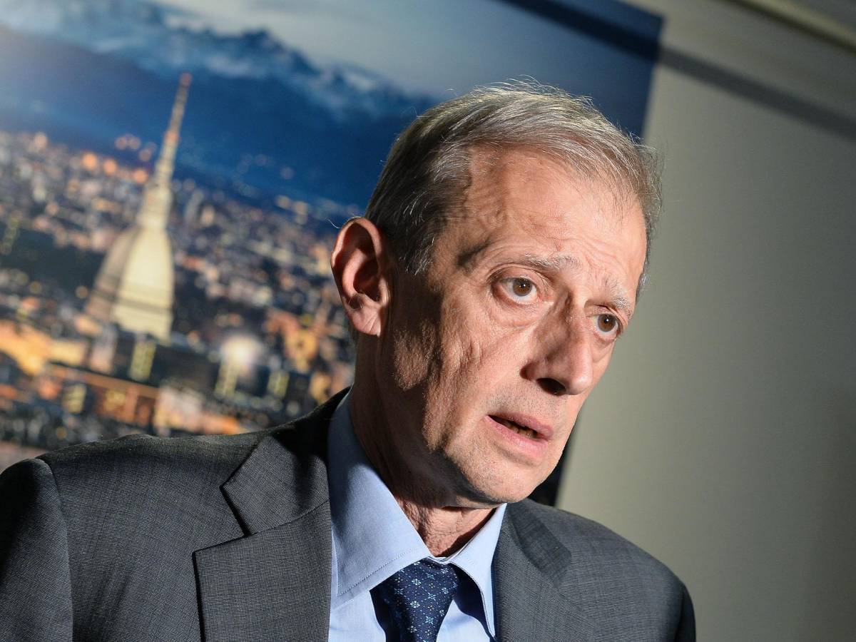 Per fare votare Fassino ingaggiato figlio disabile: è polemica sulla ...