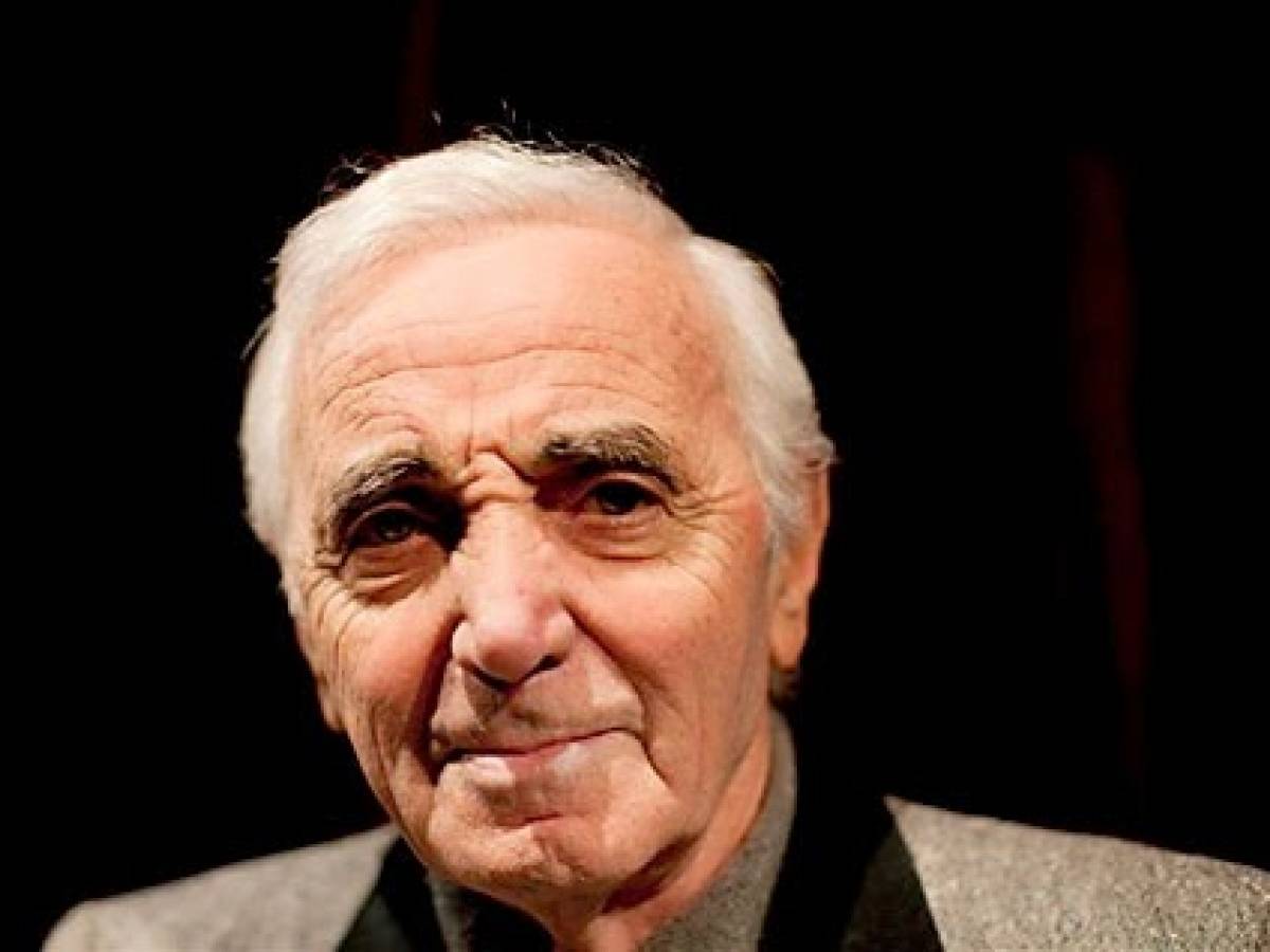 Aznavour stupisce ancora. Tour mondiale a 92 anni - il Giornale