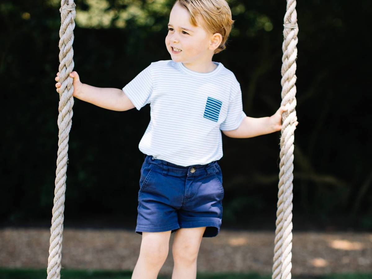 Il principino George cambia scuola e va a Londra: costerà 4500 sterline ...