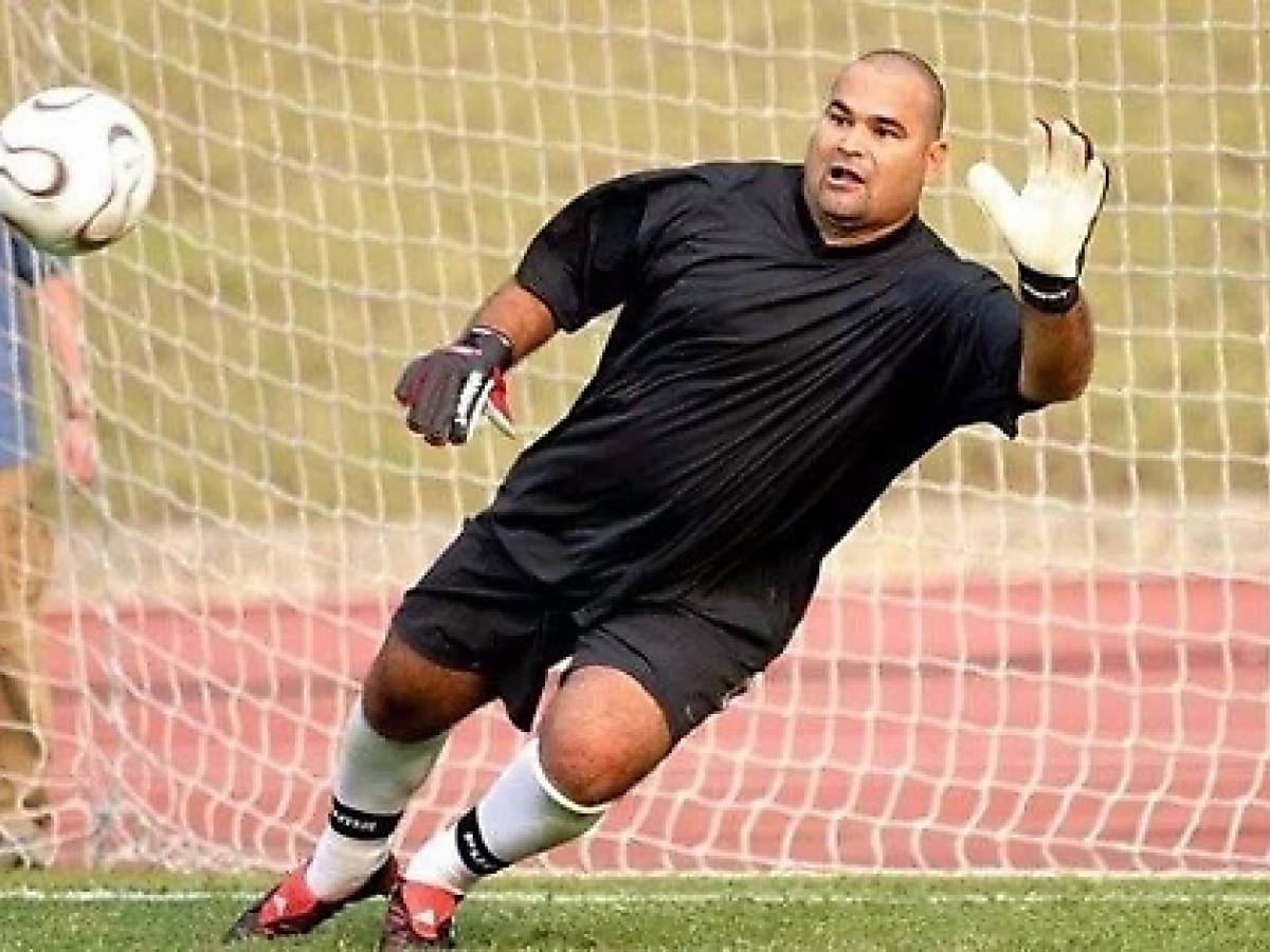 Il portiere Josè Chilavert: ecco com'è a 51 anni - il Giornale
