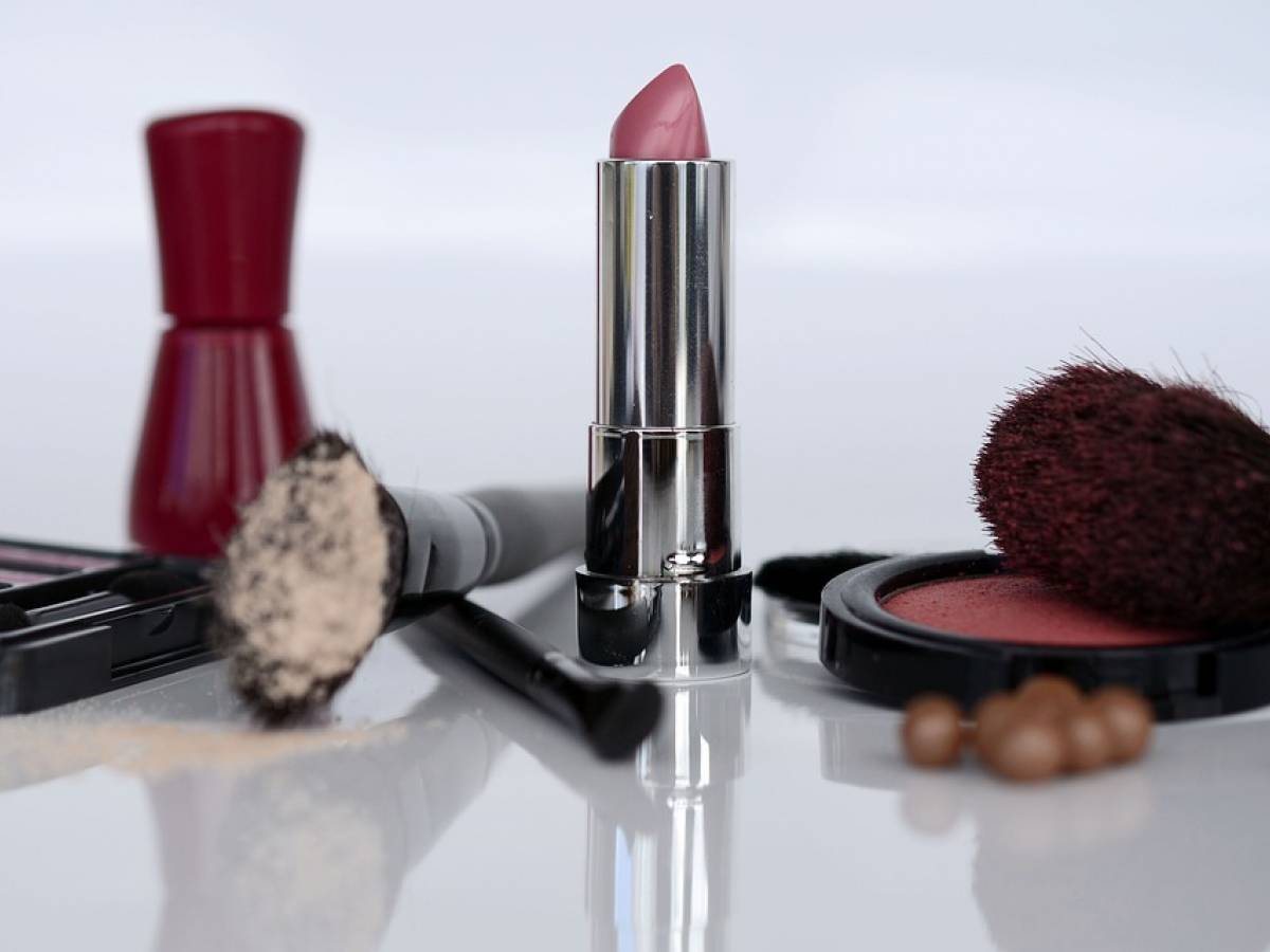 Make up: ecco i trucchi per apparire più giovani - ilGiornale.it