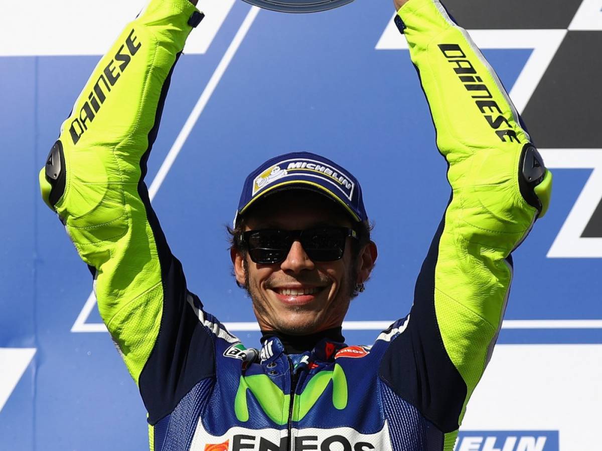Rossi: "Questo podio è per Marco Simoncelli" - il Giornale