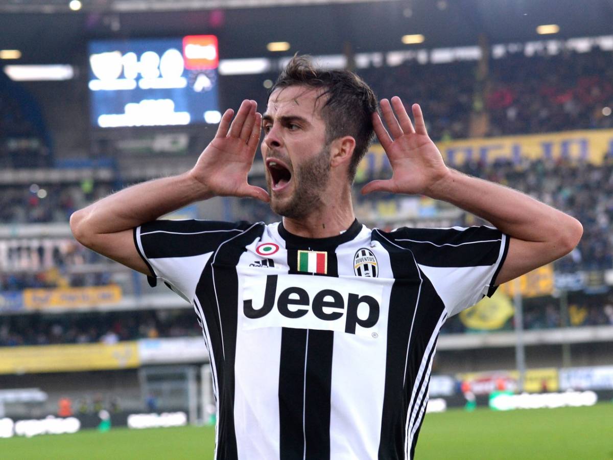 Pjanic rinnova fino al 2023: 6,5 milioni a stagione - il Giornale