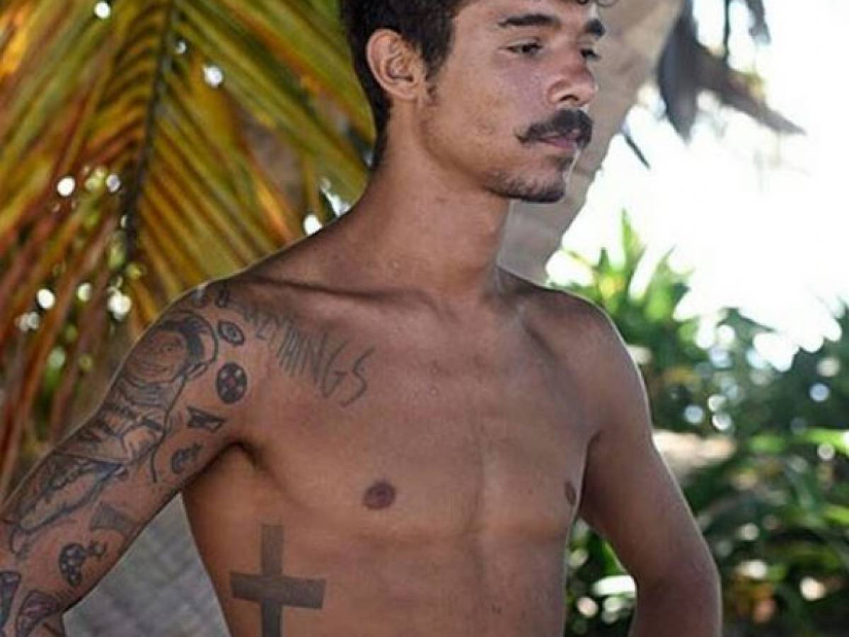 Isola dei Famosi, Moreno ai naufraghi: "Parlate bene di me così non ...