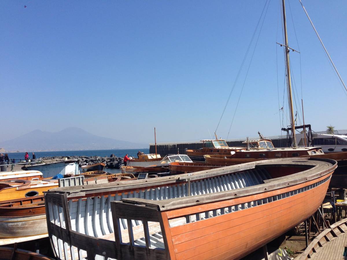 Il gozzo, nave simbolo di Napoli - il Giornale