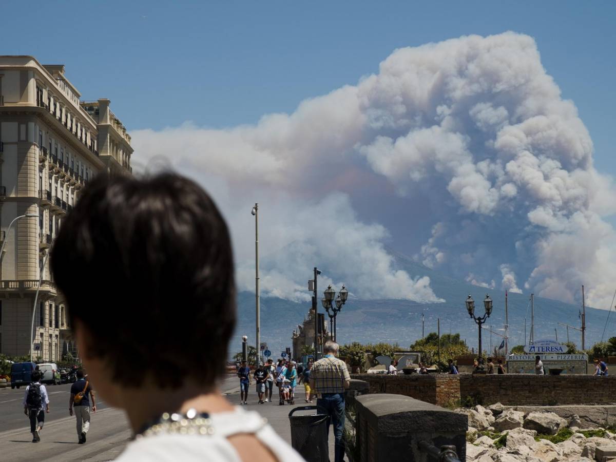 L'Italia va a fuoco, oltre 1.100 gli incendi - il Giornale
