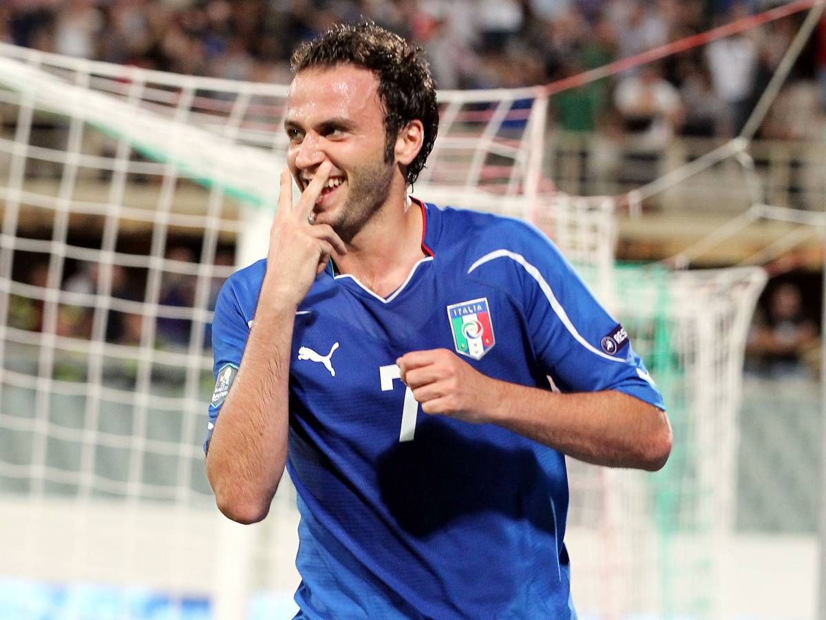 Pazzi di Pazzini. Al Levante è già un idolo e tutti lo imitano ...