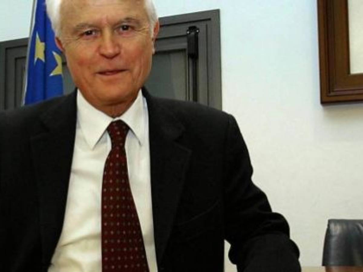 L'ex pm Caselli sta con le toghe: "Difesa legttima pericolosa" - il ...