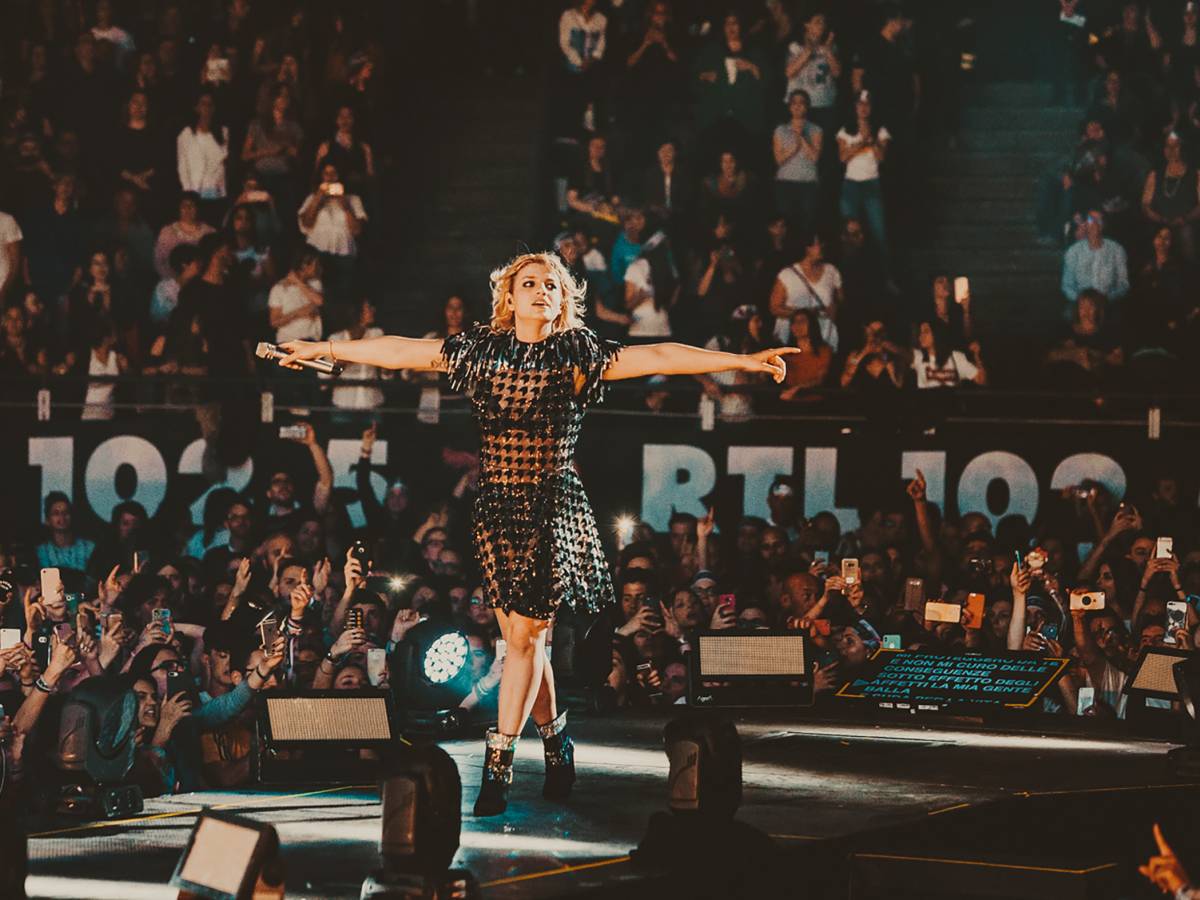 Emma canta senza veli: "In scena metto a nudo tutte le mie anime" - il ...