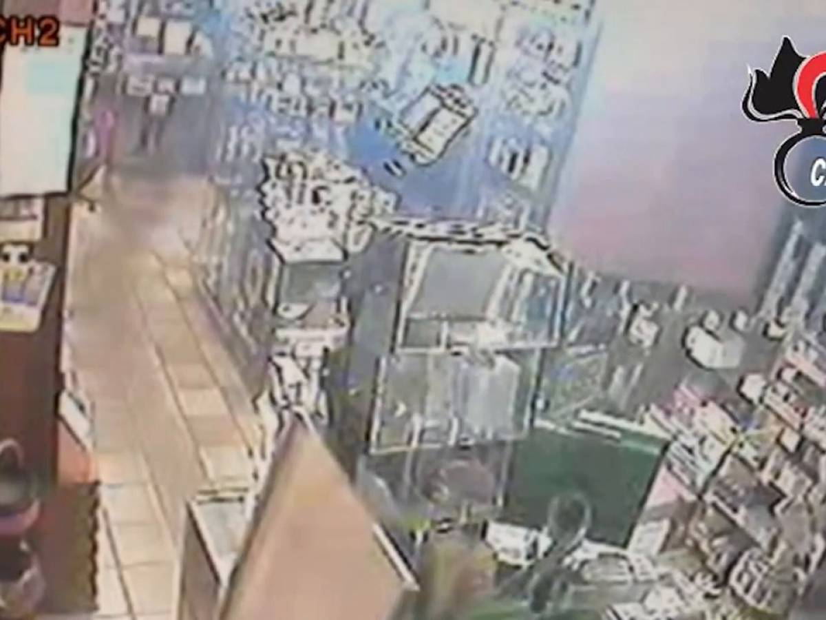 Uccisero tabaccaio durante la rapina: arrestati dopo 3 anni - il Giornale Uccisero tabaccaio durante la rapina: arrestati dopo 3 anni - il Giornale