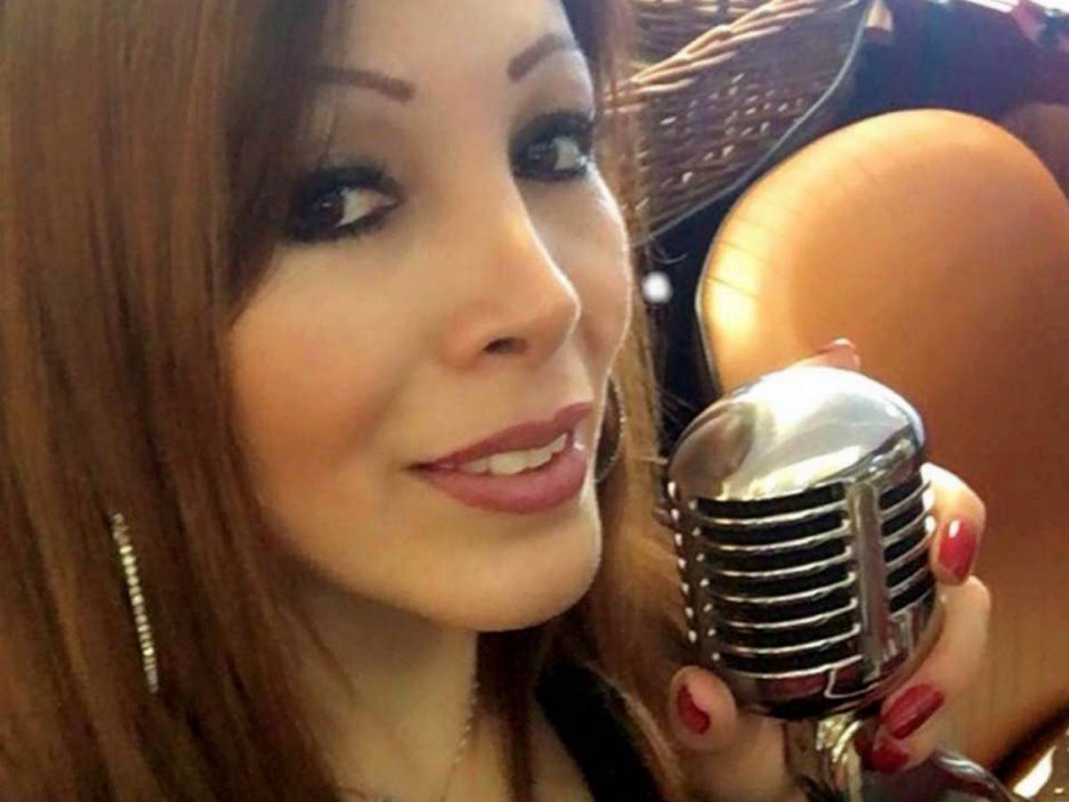 Tragico incidente stradale: morta la cantante Paulina Calahorrano - il ... Tragico incidente stradale: morta la cantante Paulina Calahorrano - il ...